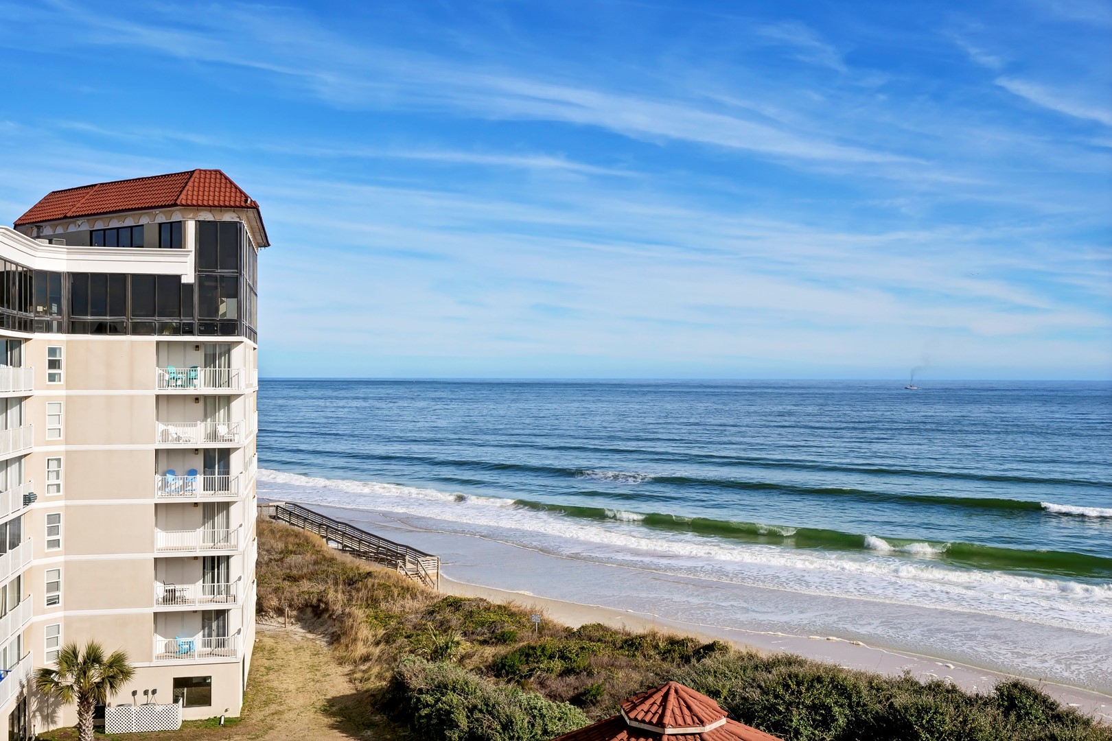 Coastal Paradise With Pool And Breathtaking Views - Stylish Retreat - North Topsail Beach, NC